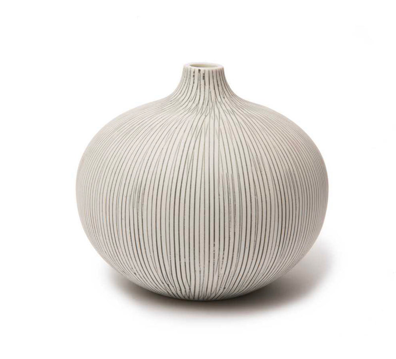 Lindform Bari Vase | Small | 11 Finishes Available